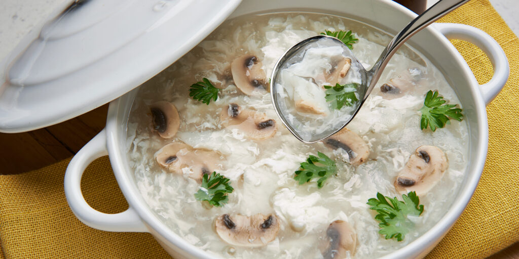 Bisque de filet de bar aux blancs d’œufs - Lesoeufs.ca